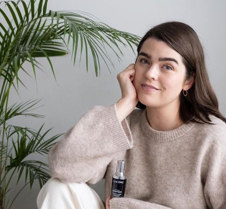 Who is Anna Edit? Wiki, Age, Husband, Bio & Facts About Blogger