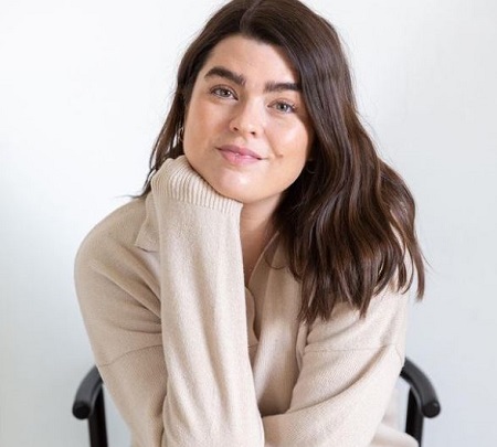 Who is Anna Edit? Wiki, Age, Husband, Bio & Facts About Blogger