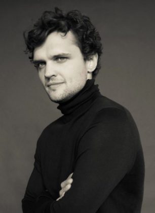 Ray Nicholson Wiki - Biography, Age, Height, Family, Movies & More