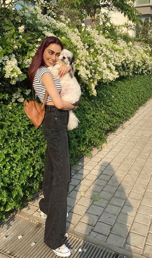 Who is Sakshma Srivastav? Wiki, Age, Boyfriend, Height, Family, Bio & More