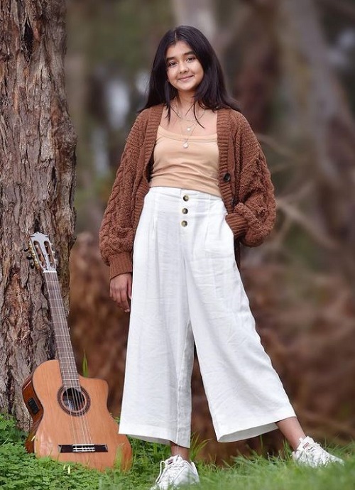 Janaki Easwar (The Voice) Wiki - Biography, Age, Parents, Songs ...