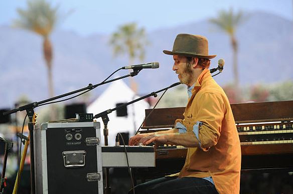 Who is Tay Strathairn? Wiki, Biography & Facts About Grace Gummer's Ex ...