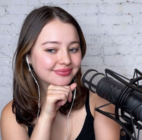 Who is Eileen Kelly? Wiki, Biography, Age, Boyfriend, Family, Podcast ...