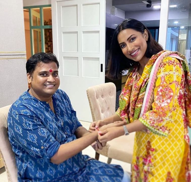 Who is Kranti Redkar? Biography, Wiki, Age, Husband, Kids, Net worth ...