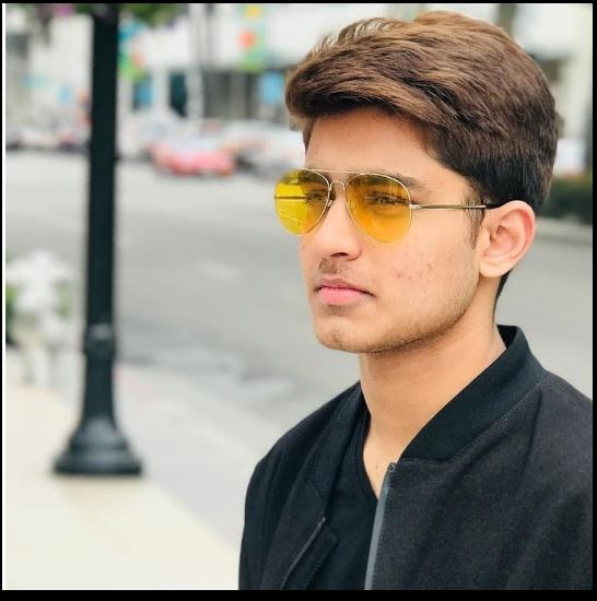 Who is Roshan Meka? Wiki, Biography, Age, Girlfriend, Parents, Caste ...