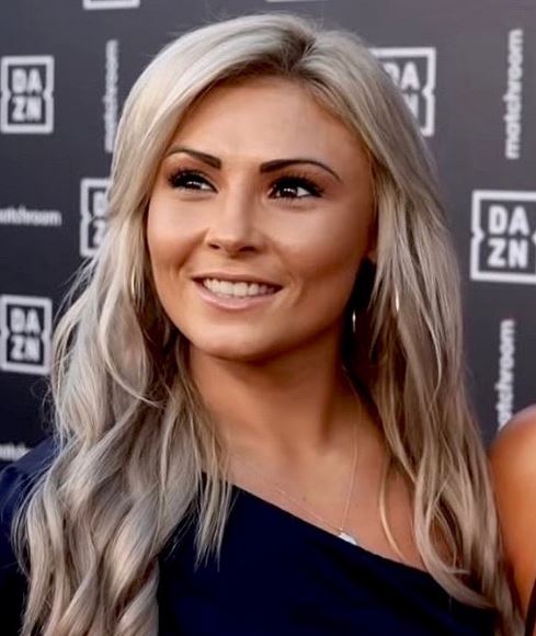 Who is Shannon Courtenay? Biography, Wiki, Height, Age, Net worth ...