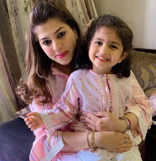 Who is Pooja Dadlani? Wiki, Biography, Age, Husband, Education, Family ...