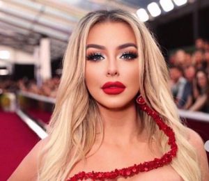 Tana Mongeau Biography, Wiki, Net worth, Husband, Parents, Siblings ...