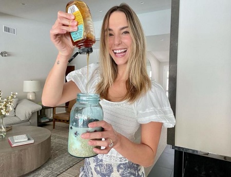 Who is Lauren Swickard? Biography, Wiki, Net worth, Age, Height ...