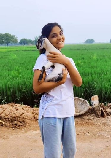 Neha Singh Rathore [Bhojpuri Singer] Wiki, Biography, Age, Husband ...