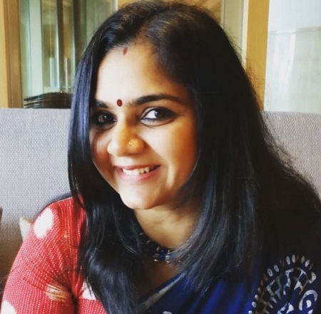 Suja Karthika Biography, Wiki, Husband, Family, Net worth, Caste, Age ...
