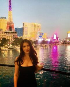 Who is Lorry Hill? Wiki, Biography, Net worth, Husband, Plastic Surgery ...