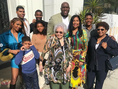 Cookie Johnson Wiki [Magic Johnson's Wife] Biography, Age, Height, Net ...