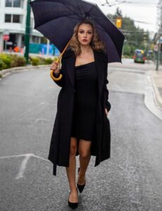 Who is Kayla Wallace? Wiki, Biography, Age, Husband, Height, Parents ...