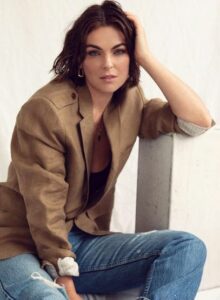 Serinda Swan Biography - Wiki, Net Worth, Age, Height, Parents, Husband ...