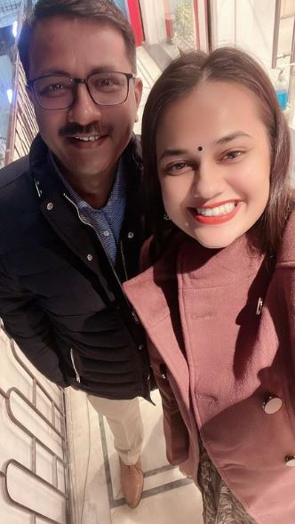 Who is Tina Dabi IAS? Wiki, Biography, Husband, Parents, Age, Education ...