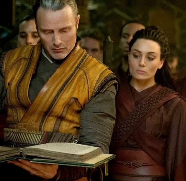 Who is Zara Phythian? Wiki, Biography, Husband, Age, Family, Kids ...