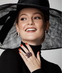 Hannah Dodd Wiki, Biography, Age, Boyfriend, Net Worth, Height, Parents ...