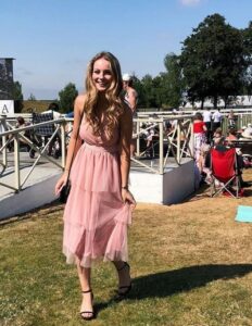 Hannah Dodd Wiki, Biography, Age, Boyfriend, Net Worth, Height, Parents ...