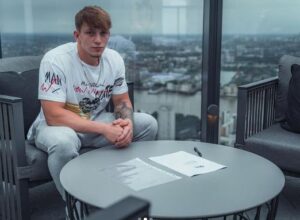 Lee Collinson (AGT) Wiki, Biography, Age, Height, Parents, Education ...