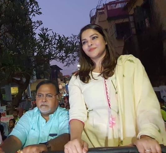 Sohini Chatterjee Wiki (Partha Chatterjee's Daughter) Age, Biography ...