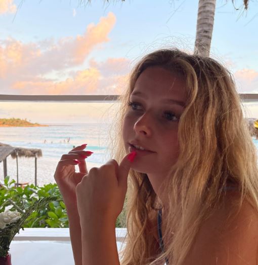 Apple Martin: Wiki, Biography, Age, Parents, Height, Boyfriend, Net ...