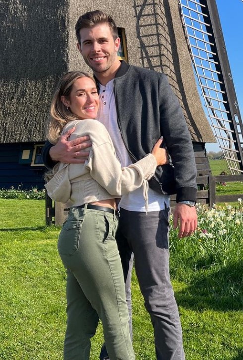 Who is Zach Shallcross? Wiki, Biography, Age, Girlfriend, Parents ...