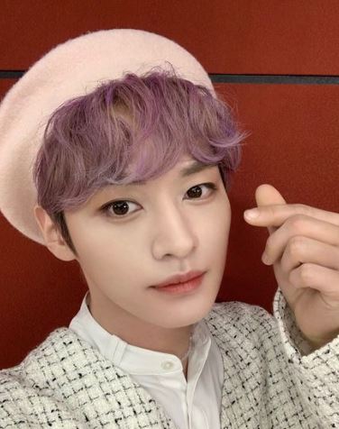 Lee Know (Stray Kids) Wiki, Bio, Age, Height, Wife, Family, Net worth ...