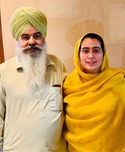 Narinder Kaur Bharaj Biography - Wiki, Age, Husband, Parents, Caste ...