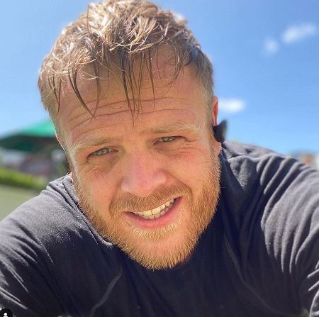 Owain Arthur: Biodata, Height, Age, Wife, Kids, Parents, Girlfriend ...