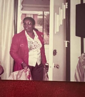 Roslyn Singleton: Wiki, Biography, Age, Husband, Family, Cancer, Net ...