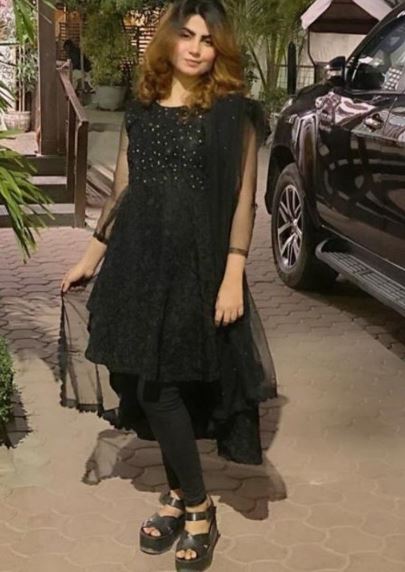 Who is Sehar Shinwari? Wiki, Bio, Age, Husband, Marriage, Family ...