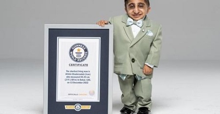 Afshin Esmaeil Ghaderzadeh Height, Weight, Age, Wife, Parents, Shortest ...