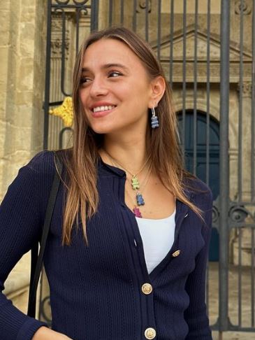 Who is Charlotte Sine? Wiki, Biography, Age, Boyfriend, Parents, Height ...