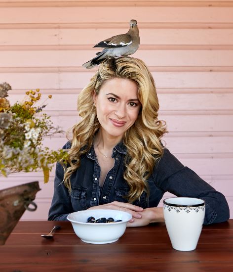 Erika Thompson: Wiki, Age, Husband, Parents, Children, Height, Net ...