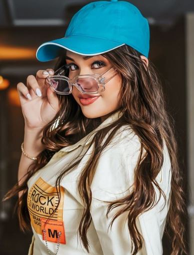 Who is Salma Flores? Wiki, Height, Age, Boyfriend, Parents, Net Worth ...