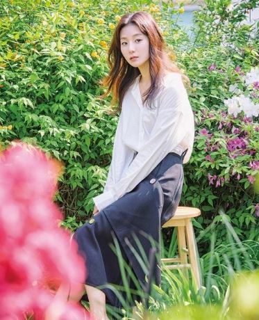 Hyunri (Actress) Wiki, Age, Height, Husband, Family, Net worth ...