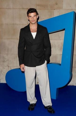 Paul Forman: Wiki, Height, Age, Girlfriend, Parents, Ethnicity, Net ...