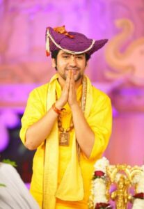 Who is Dhirendra Krishna Shastri? Wiki, Wife, Age, Biography, Family ...