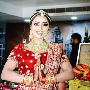 Who is Shyna Khatri? Wiki, Biography, Age, Husband, Height, Parents ...