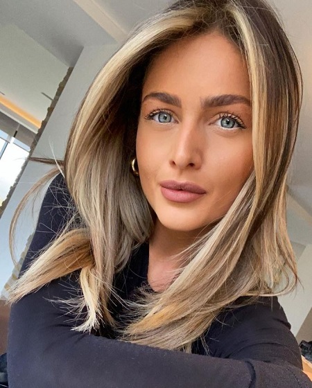 Claudia Fogarty Wiki, Age, Parents, Net Worth, Boyfriend, Sister ...