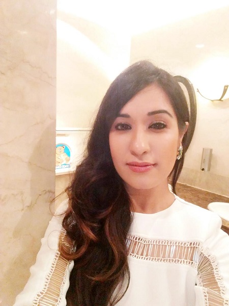 Who is Chinu Kala? Wiki, Age, Husband, Net worth, Parents, Daughter ...
