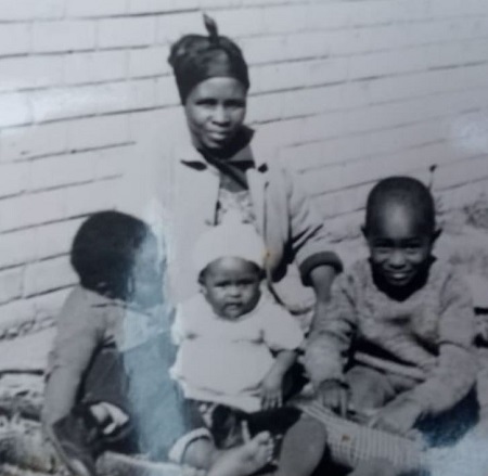 Gloria Bosman Wiki, Age, Husband, Children, Family, Net Worth, Songs & More
