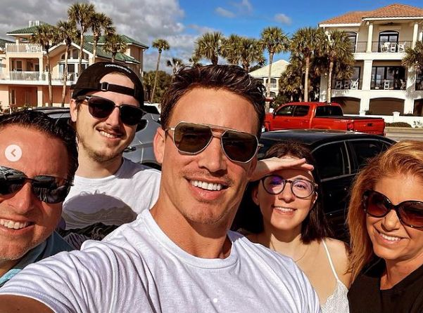 Who was Jeff Thomas? Wiki, Biography, Net Worth, Girlfriend & Facts ...
