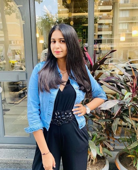 Who is Kinjal Dave? Biography, Husband, Parents, Net worth, Birthday ...