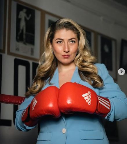 Marnie Swindells Wiki: Age, Net worth, Husband, Family, Height ...