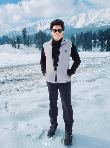Saravanan Arul Wiki (Legend Saravana) Wife, Height, Age, Family, Kids ...