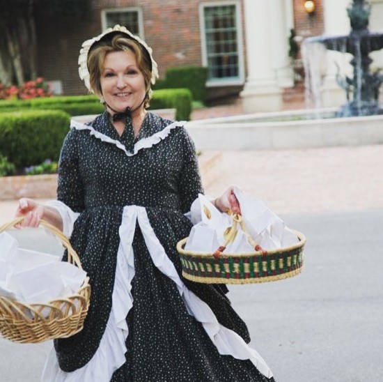Who is Susan Burrell Hutchinson? About Asa Hutchinson's Wife, Wiki, Bio ...