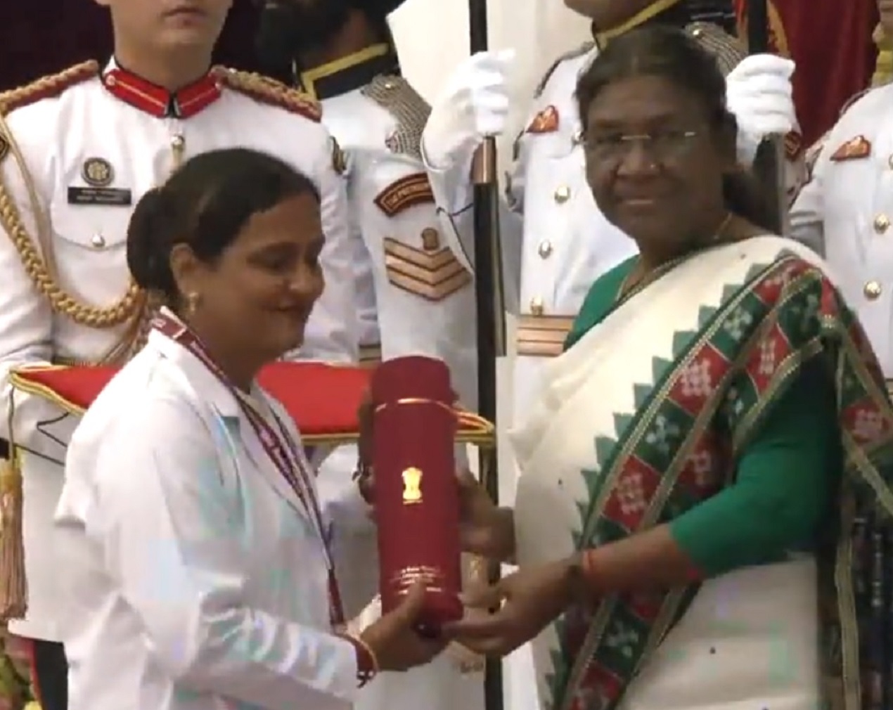 President Droupadi Murmu presents the National Florence Nightingale ...
