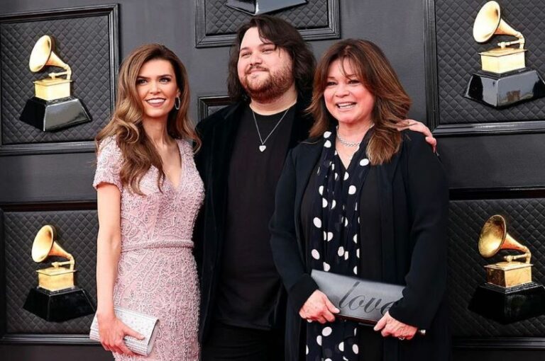Andraia Allsop Wiki (Wolfgang Van Halen’s Wife): Age, Parents, Net ...